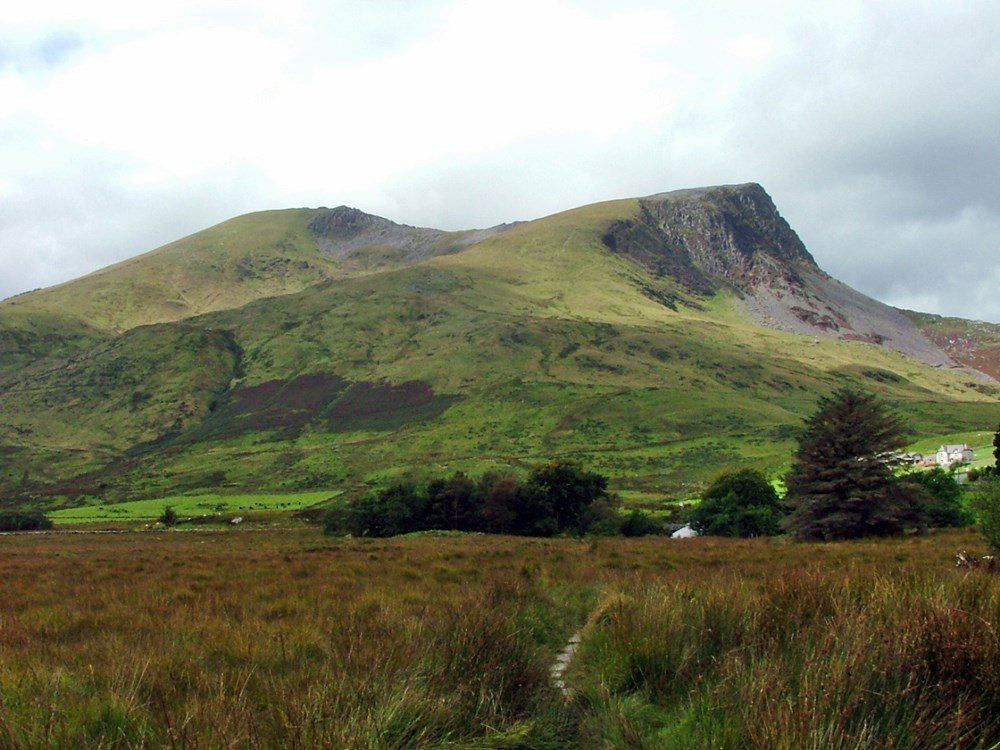 Walks Along Snowdonia's Nantlle Ridge | Walking In Eryri Snowdonia ...
