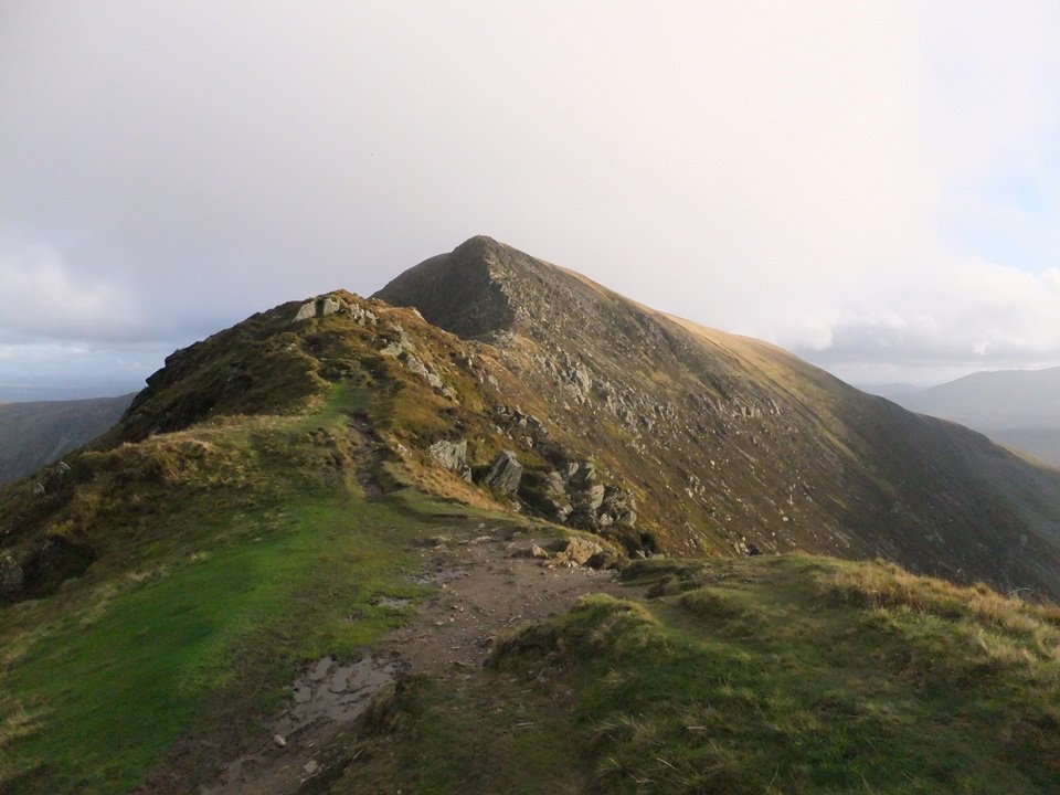 Walking in the Carneddau | Walking In Eryri Snowdonia | Walk up Yr ...
