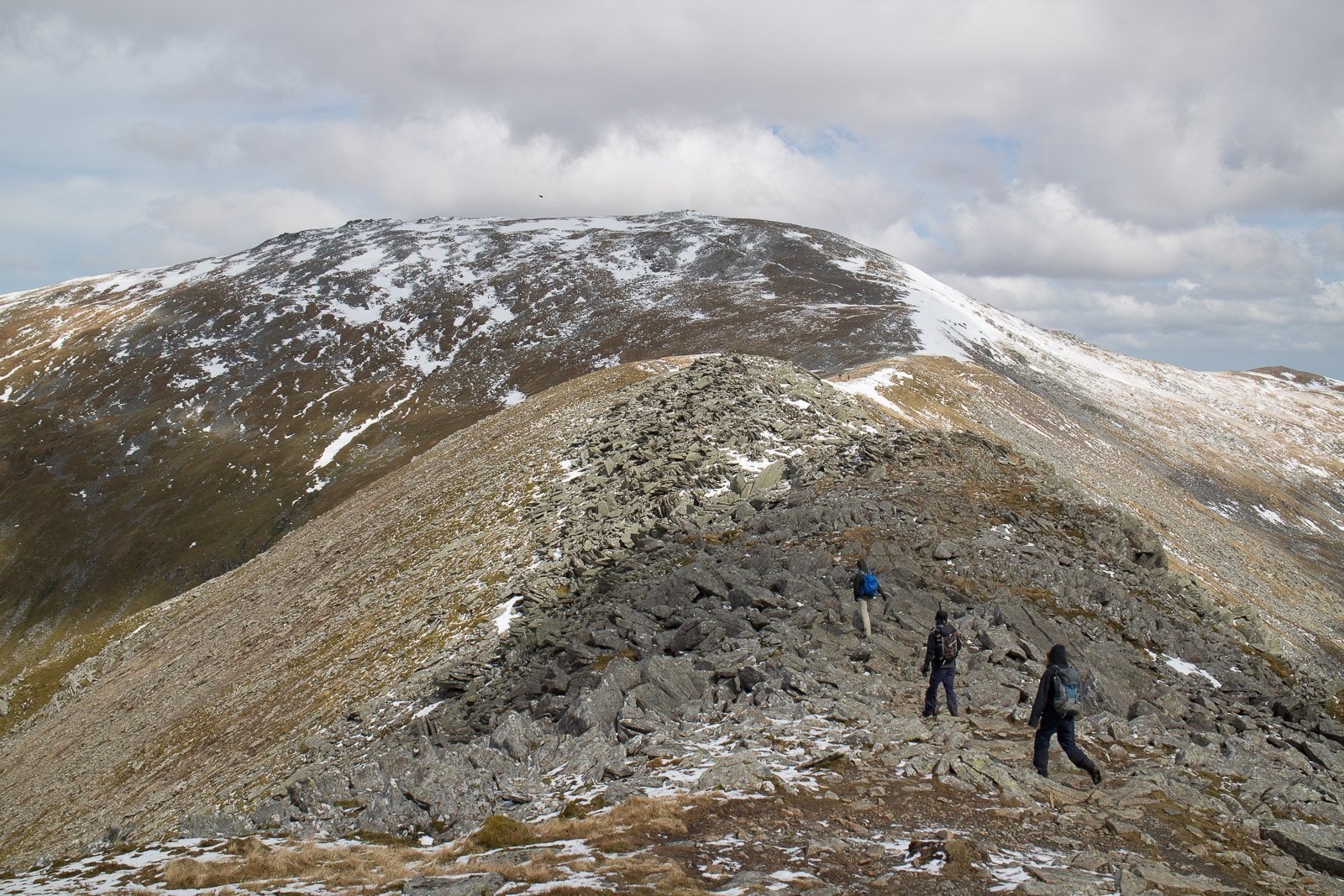 Walking in the Carneddau | Walking In Eryri Snowdonia | Walk up Yr ...
