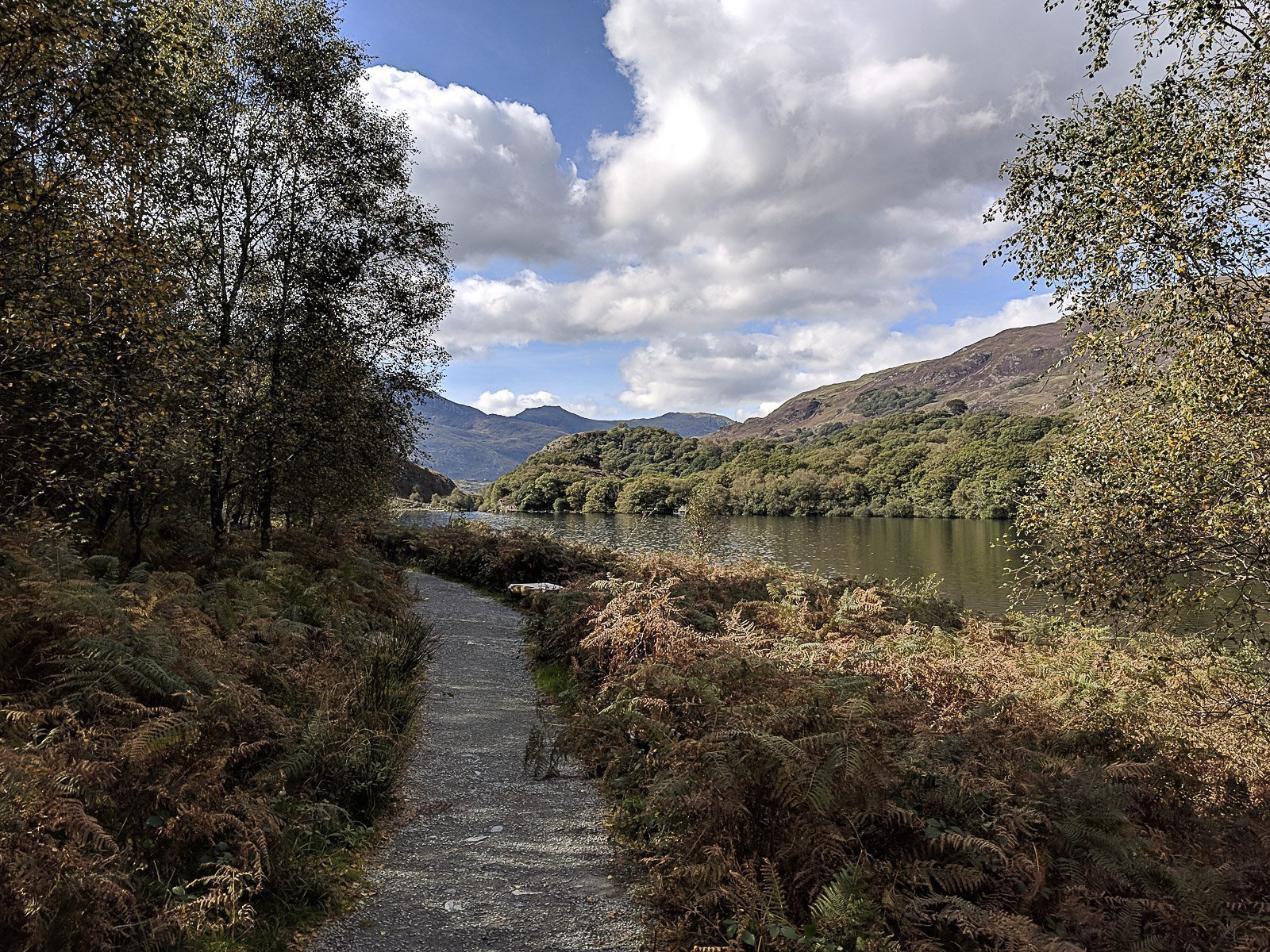 Snowdon Circular Walk | Low Level and Easy Family Walks in Snowdonia ...