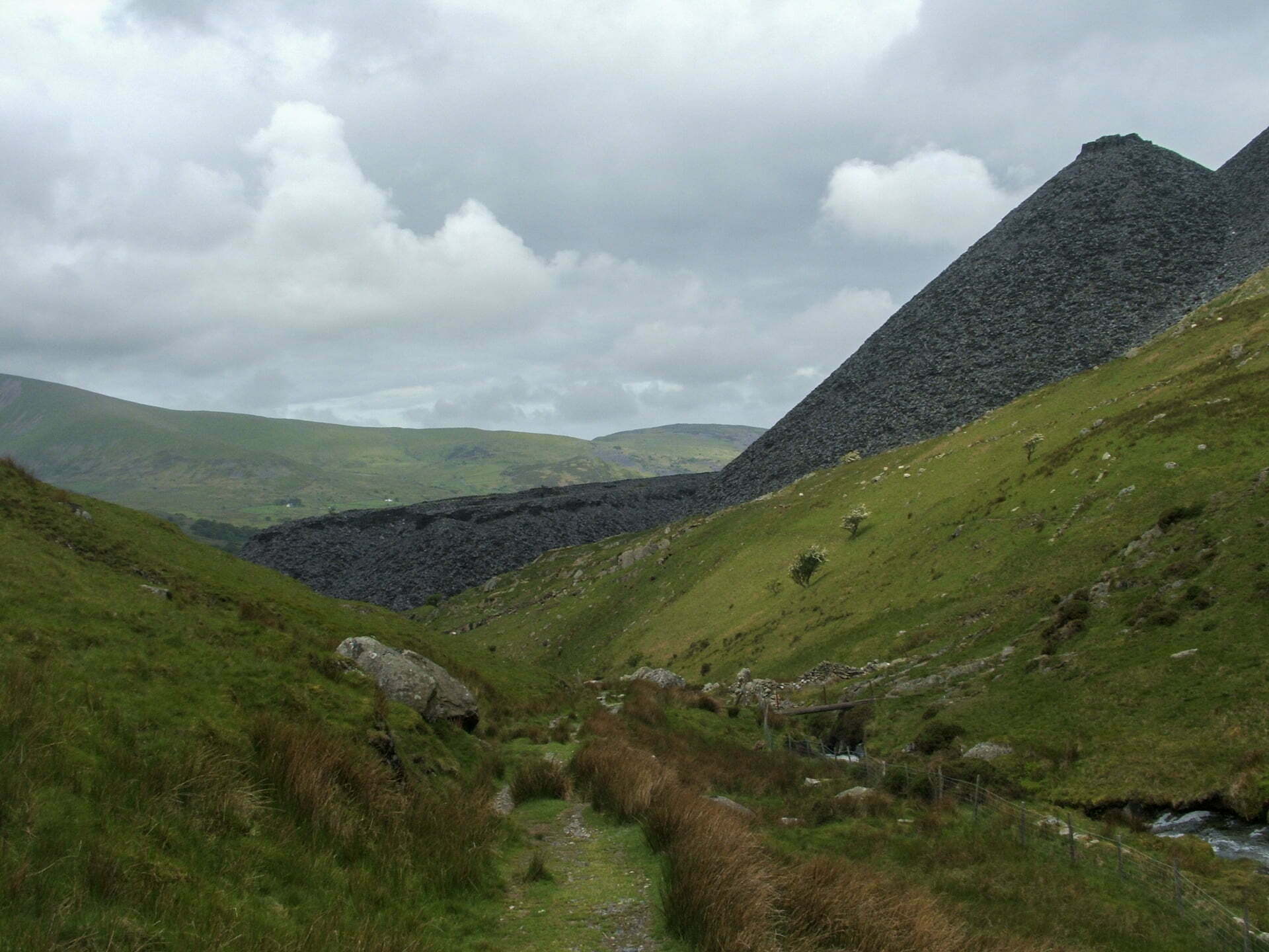 Elidir Fawr - The Best Walks Up | Walking In Eryri Snowdonia | Glyderau